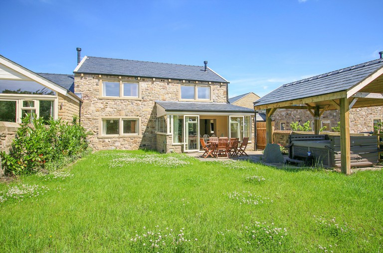 Holiday Cottages Formby, Liverpool, Merseyside - No Booking Fees