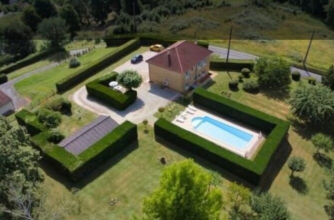 Maison Ella - 4 Bedroom (Sleeps 8) Villa in Sarlat-La-Canéda (P283719) - No Booking Fees