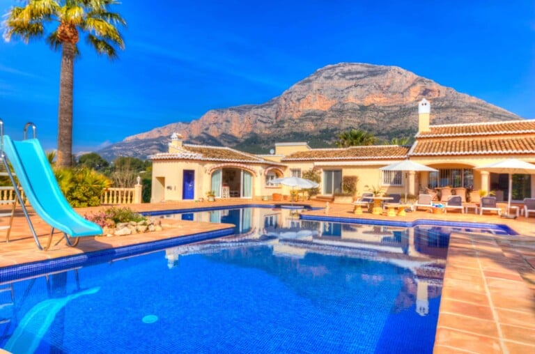 5 Bedroom (Sleeps 12) Villa in Jávea (P288256) - No Booking Fees