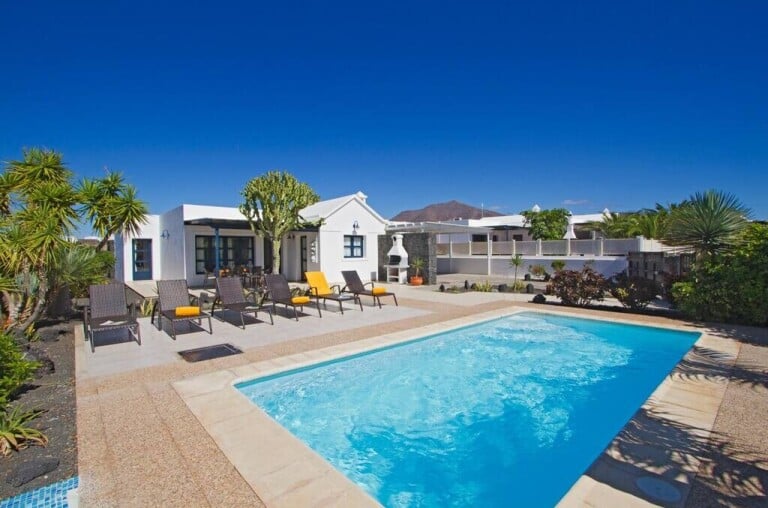 3 Bedroom (Sleeps 6) Villa in Playa Blanca (P300217) - No Booking Fees