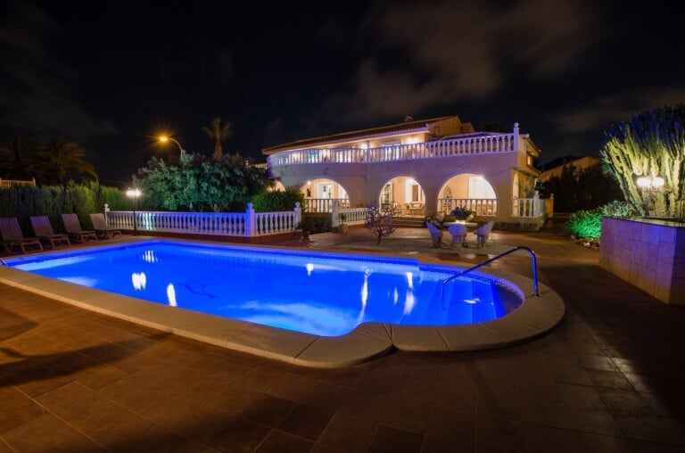 Villa Sol y Sombra - 5 Bedroom (Sleeps 12) Villa in Quesada (P304003 ...
