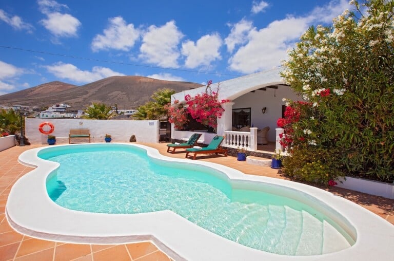 VILLA DUNE - 4 Bedroom (Sleeps 8) Villa in Puerto Del Carmen (P49148 ...